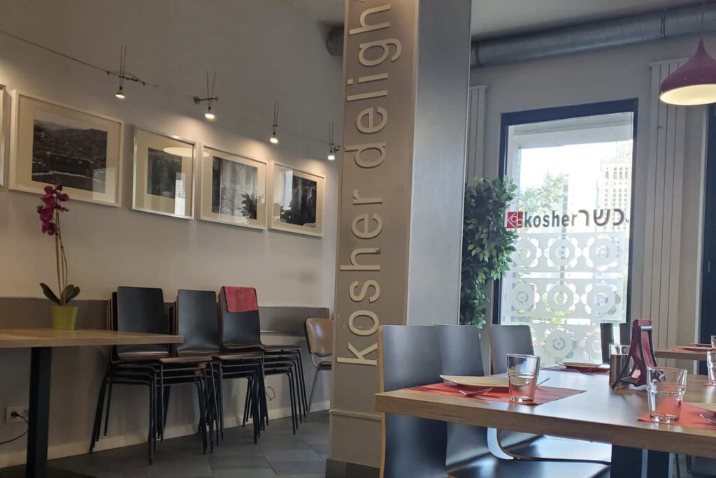 Kosher Food and Jewish Food Traditions in Warsaw